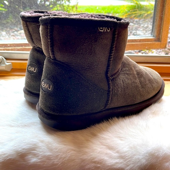 Emu | Shoes | Emu Sheepskin Stinger Micro Chocolate Brown Boot Size 6 ...